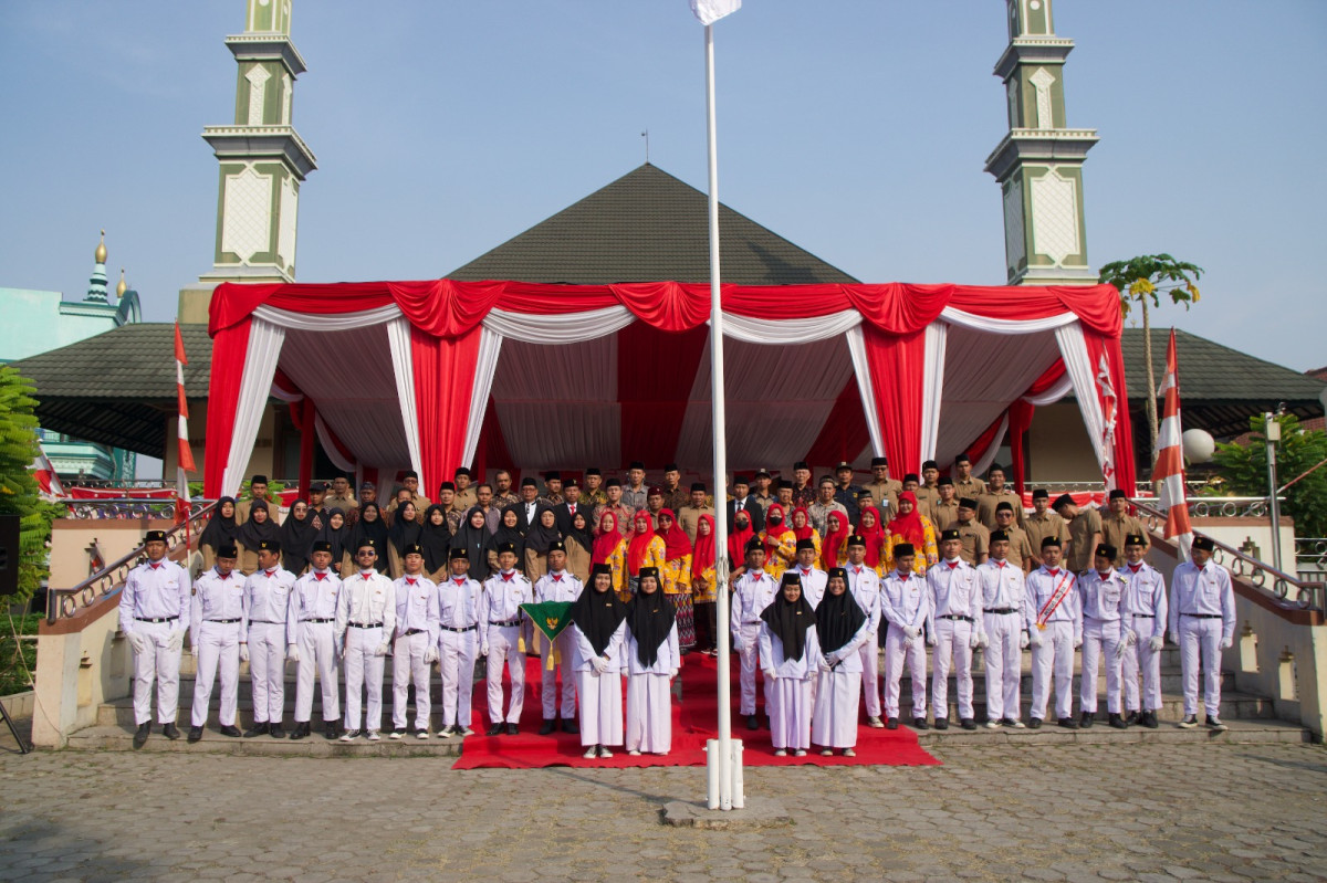 Pimpinan Ponpes Minhajushobirin Ingatkan Peran Generasi Muda dalam Isi Kemerdekaan - Lembaga ...