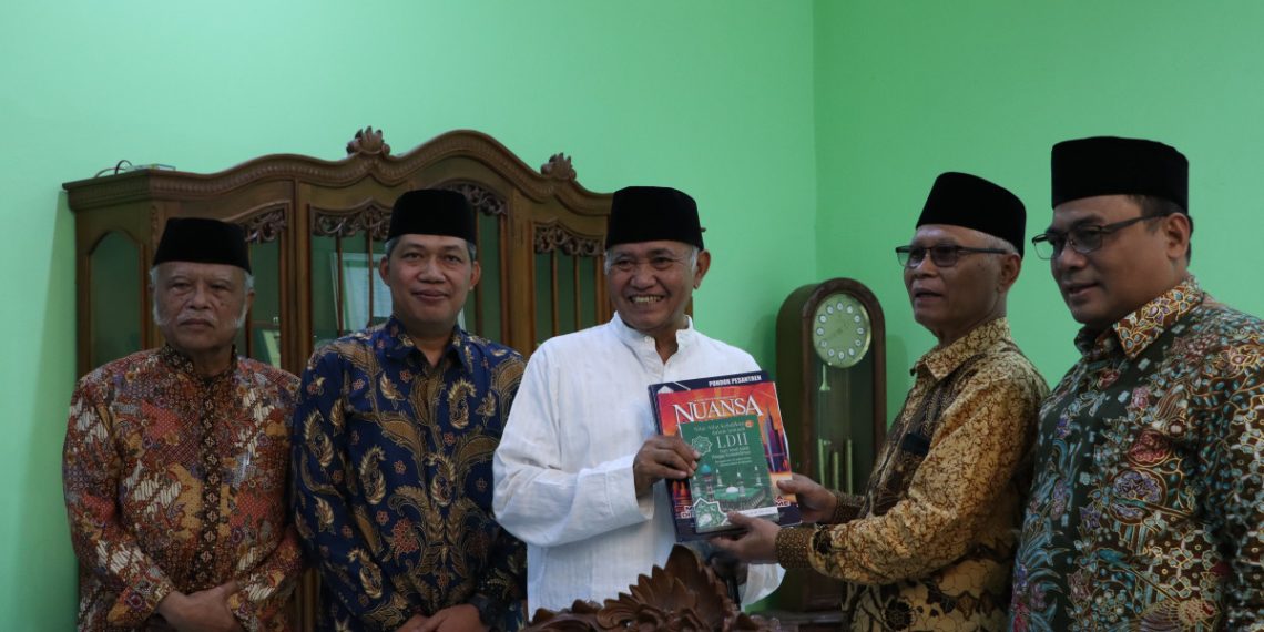 Mantan Ketua KPK Kunjungi Ponpes Wali Barokah Kediri Bicarakan Pendidikan Karakter - Lembaga ...