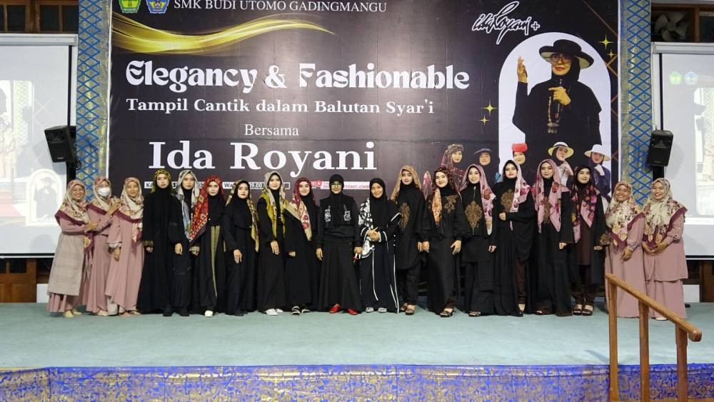 Ida Royani Gandeng Gen Z Gelar Fashion Show di SMK Budi Utomo - Lembaga Dakwah Islam Indonesia