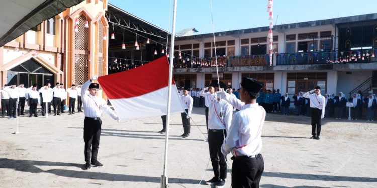 Santri Ponpes Al-Huda Selenggarakan Upacara untuk Tingkatkan ...