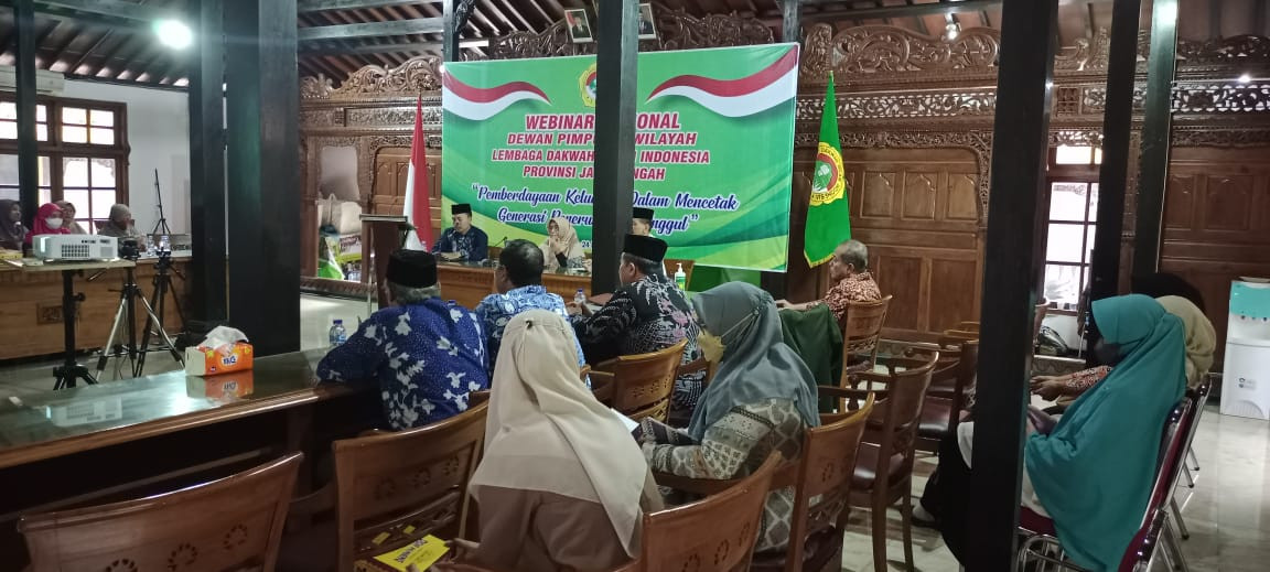 Webinar Pemberdayaan Perempuan LDII Gali Pendidikan yang Relevan di Era ...