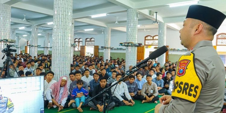 Helat Jumat Curhat, Kapolres Kediri Kota Kunjungi LDII dan Ponpes Wali Barokah - Lembaga Dakwah ...