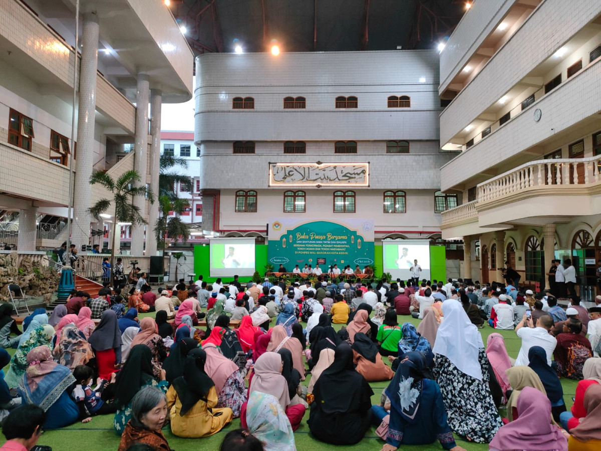 Wali Kota Kediri Ingatkan Pembangunan SDM Saat Buka Puasa Bersama di Ponpes Wali Barokah ...