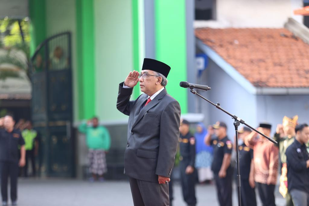 Habib Ubaidillah Ajak Santri Amalkan Nilai-nilai Pancasila Demi Kemajuan Bangsa - Lembaga Dakwah ...