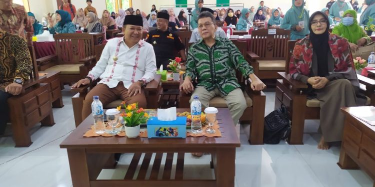 Bupati Jember: Parenting Skill Strategis untuk Investasi Generasi ...