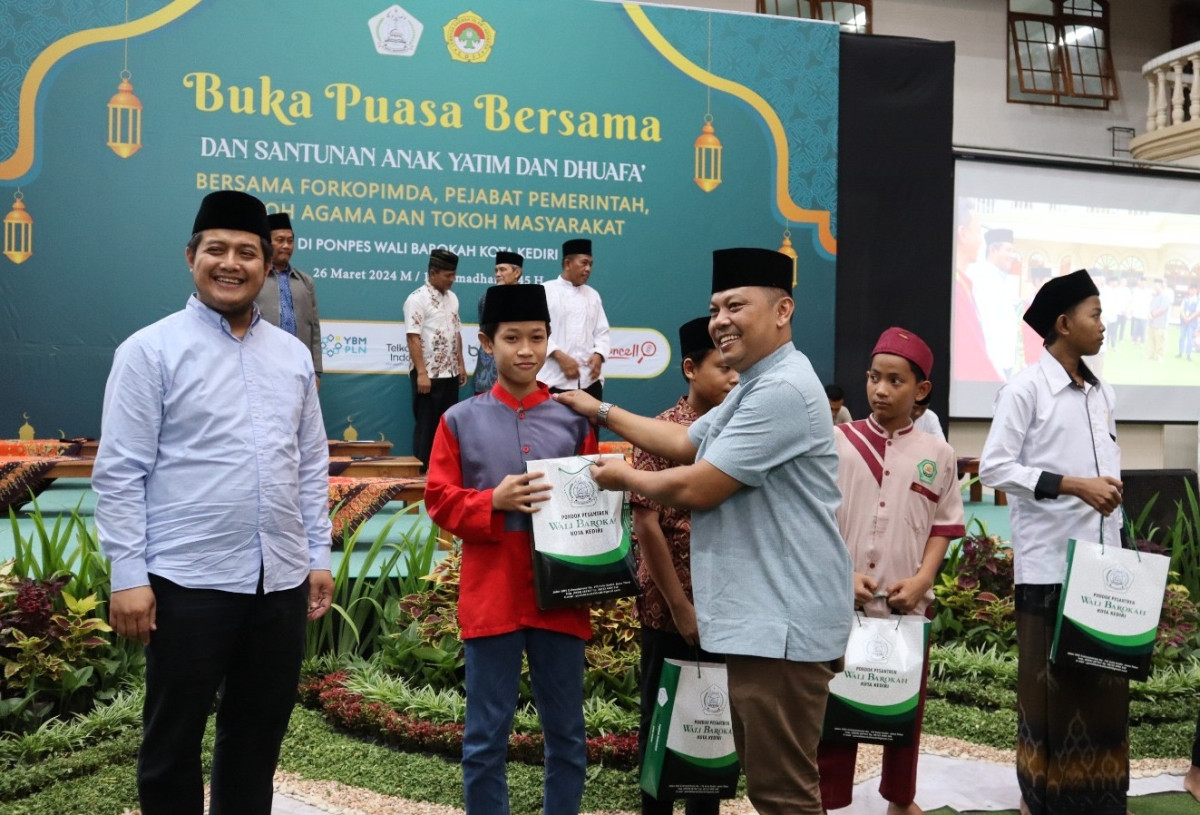 Manfaatkan Berkah Ramadan, Ponpes Wali Barokah Helat Santunan Anak Yatim dan Dhuafa - Lembaga ...