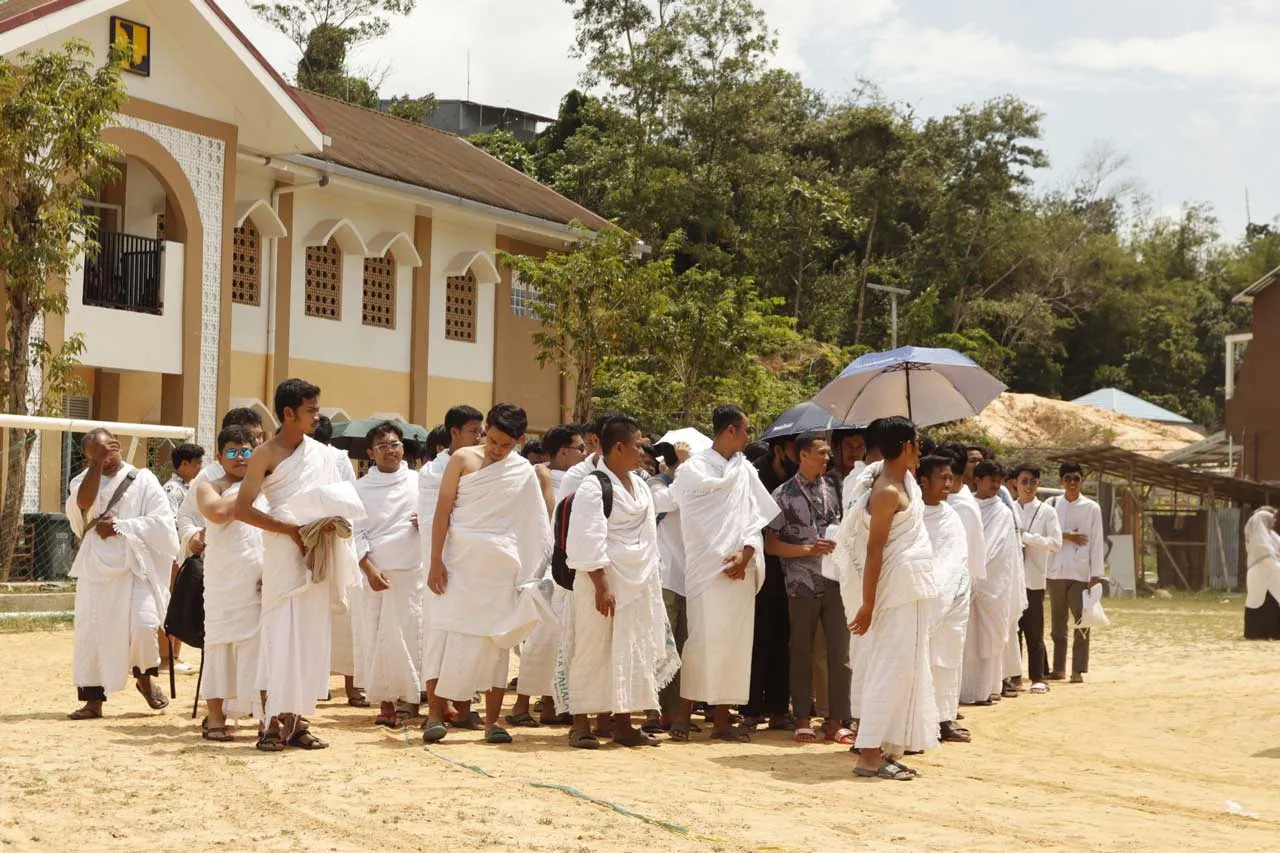 Pemuda LDII Helat Simulasi Manasik Haji dan Umrah di Ponpes Bairuha ...
