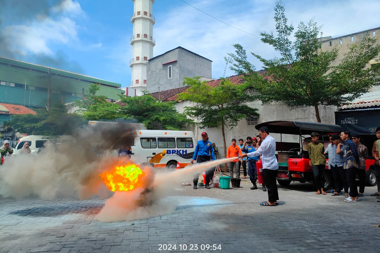 Antisipasi Bahaya Kebakaran, Damkar Kota Kediri Gelar Simulasi ...