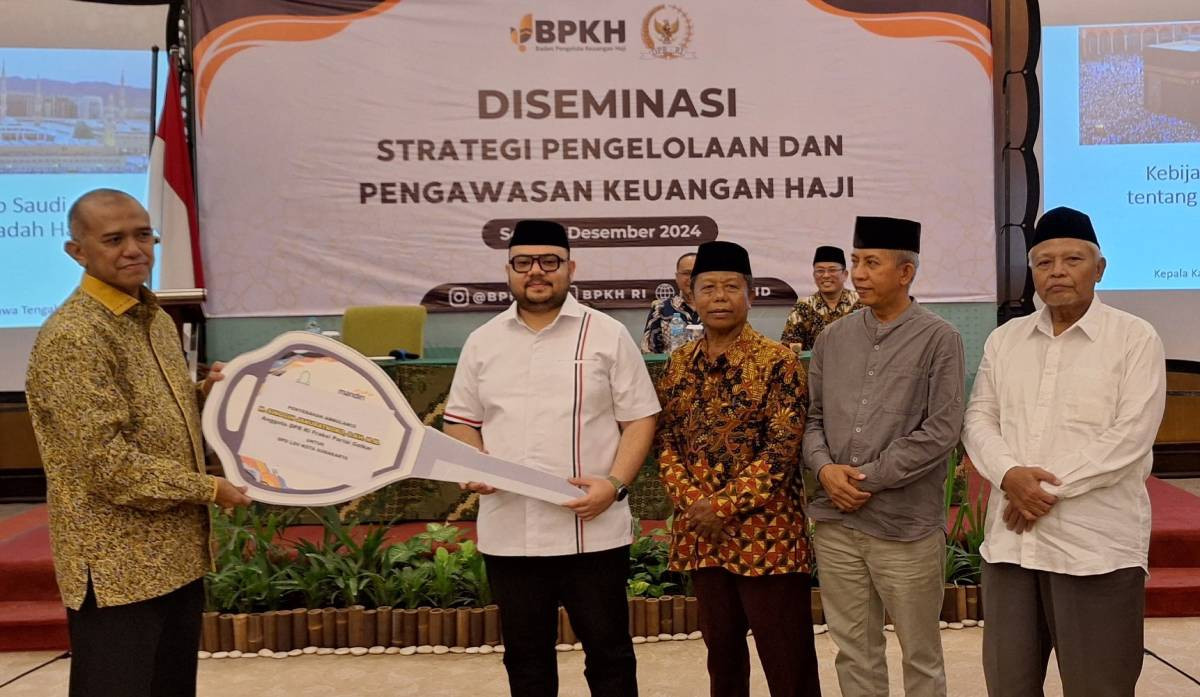 Wakil Ketua Komisi VIII DPR RI Salurkan Bantuan Ambulans untuk LDII Surakarta - Lembaga Dakwah ...