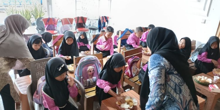 TK Baitul Ilmi LDII Sampit Ajarkan Tanaman Obat Keluarga Sejak Dini ...